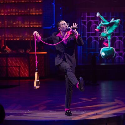 Cirque du Soleil MAD APPLE at New York-New York Hotel & Casino | Buy ...