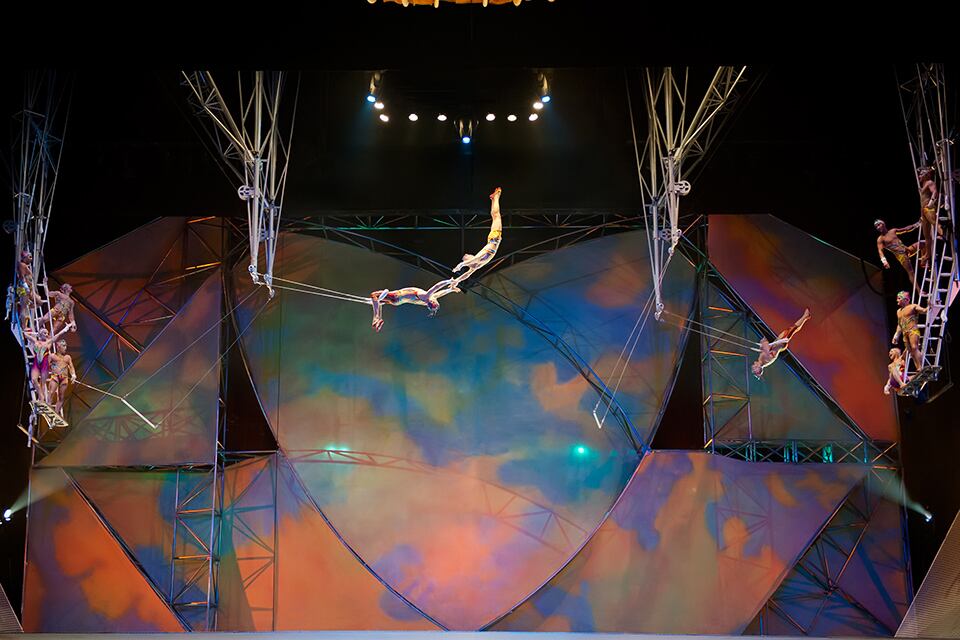 Press Materials - Mystère - Cirque du Soleil